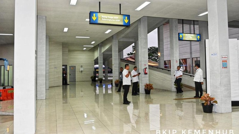 Jokowi dan Menhub Budi Karya Resmikan 3 Terminal Modern - Foto 3