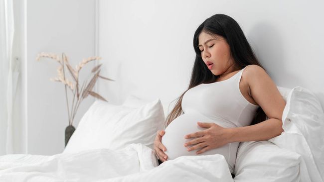 Perut Kembung saat Hamil, Kenali Penyebab dan 7 Cara Mengatasinya