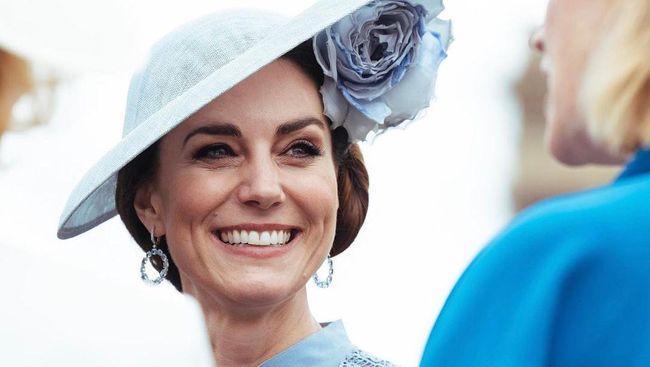 Tinggalkan Kesan Manis, Kate Middleton Ikuti Jejak Ratu Elizabeth II ...