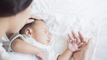 Feses Bayi Berwarna Hitam Gelap, Berbahayakah? Kenali Penyebab dan Cara ...