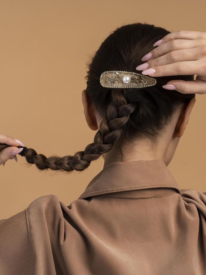 10 Inspirasi Gaya Rambut Kepang Yang Stylish Foto 1