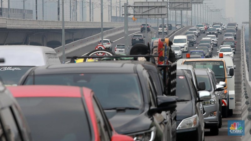 Padat Arus Mudik Nataru, Jakarta-Cikampek Berlaku Contraflow