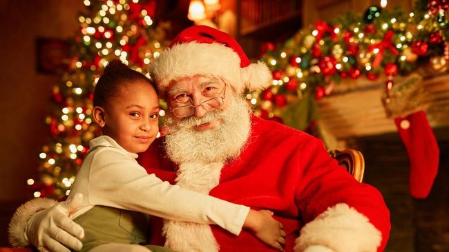 Sering Dikira Sama, Ternyata Sinterklas dan Santa Claus Berbeda Lho