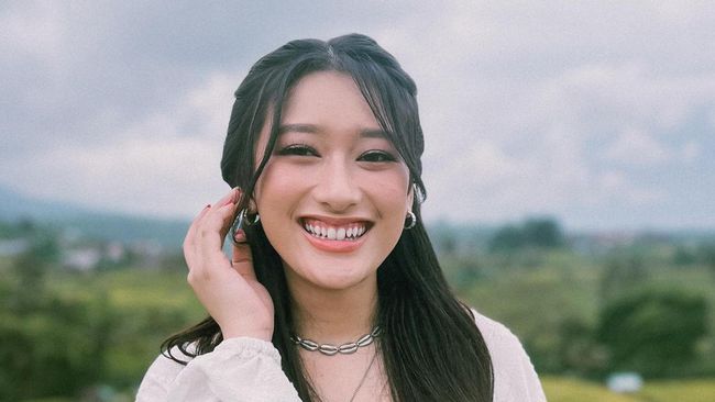 7 Potret Amanda Caesa, Putri Parto Patrio yang Kini Jadi Penyanyi - Foto 1