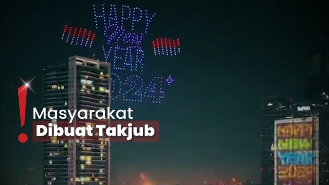 500 Drone-Air Mancur Meriahkan Perayaan Tahun Baru 2024 di Bundaran HI