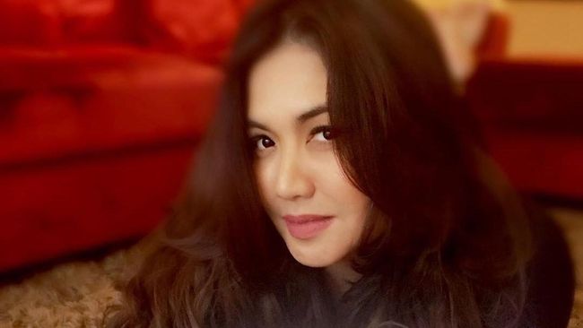 Ngaku Pernah Dekat dengan Rizal Ramli, 7 Potret Terbaru Cornelia Agatha Bintang 'Si Doel'