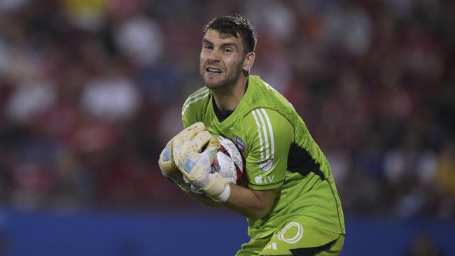 Profile of Maarten Paes, New Naturalized Goalkeeper for the Indonesian ...