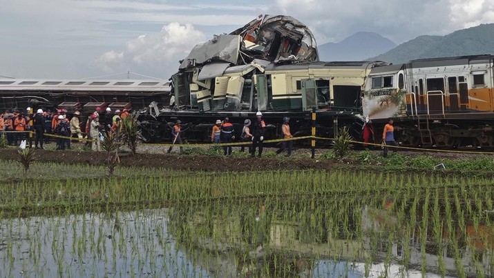 Update Terbaru Tabrakan Kereta Cicalengka, 3 Tewas & 28 Luka-Luka