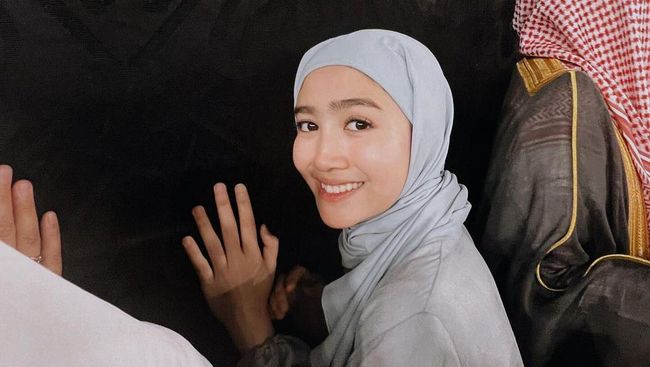Cerita Febby Rastanty Rasakan Keajaiban di Mekkah, Dari Kejepit Tiba ...