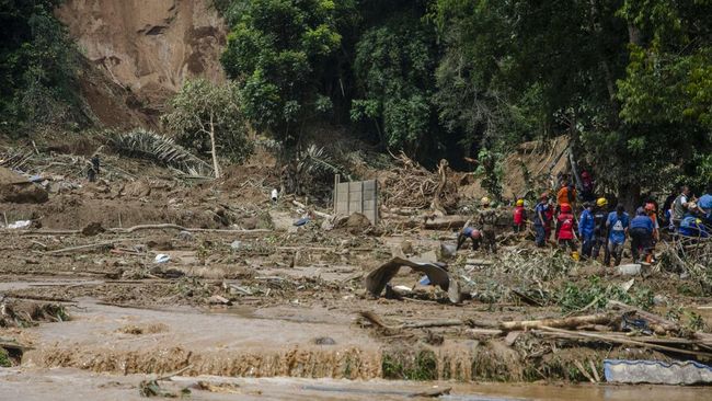 BNPB Catat 4.940 Bencana Sepanjang 2023: Karhutla Paling Banyak