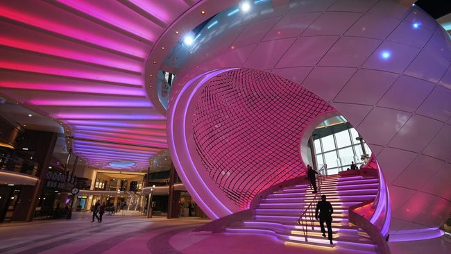 FOTO: Takjub Kemegahan Icon of the Seas, Kapal Pesiar Terbesar Dunia