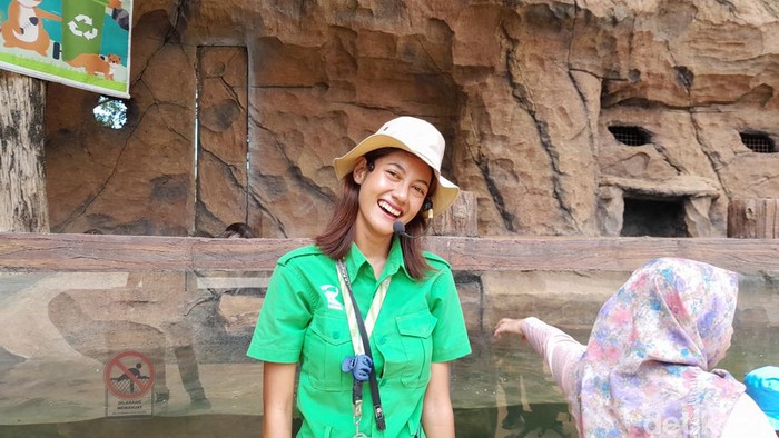 Viral Mirip Pevita Pearce, Klaudia Krish Pilih Tetap Bekerja di Kebun ... Viral Mirip Pevita Pearce, Klaudia Krish Pilih Tetap Bekerja di Kebun ...