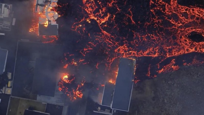 Potret Lahar Panas Letusan Gunung Api Bakar Rumah-Rumah Warga Islandia