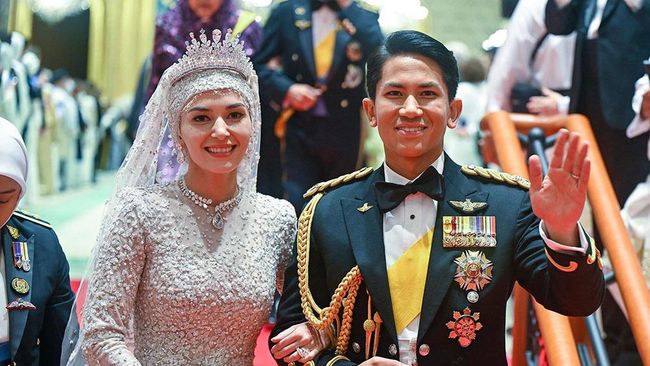 5 Potret Gaun yang Dikenakan Anisha Isa Kalebic Istri Pangeran Mateen ...