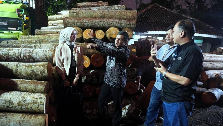 Subtitle Film Bawa Pengusaha Kayu Ini Mentas ke Mancanegara. Kok Bisa?