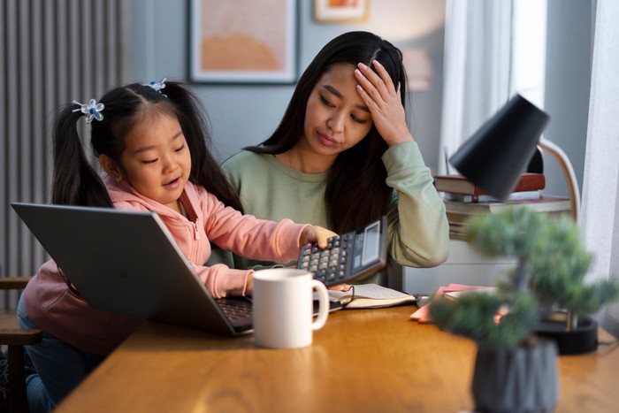 4 Jenis Pola Asuh Anak yang Bisa Diterapkan Orangtua, Mana yang Lebih Baik?