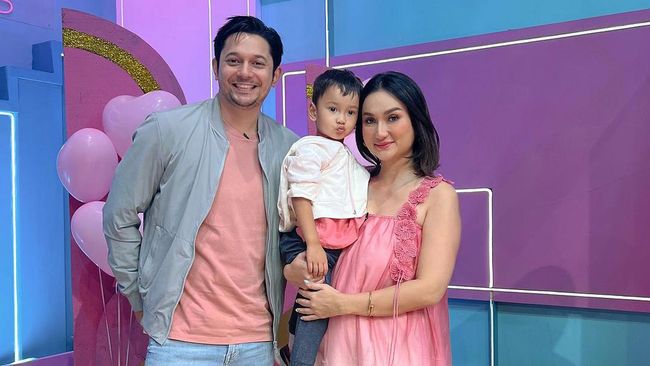 5 Potret Tengku Dewi Putri Istri Andrew Andika, Berhasil Hamil Anak Kedua Melalui IVF - Foto 1