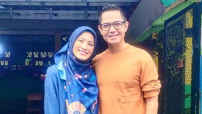 9 Potret Bunda Seleb Hamil yang Tetap Semangat Nyoblos di Pemilu 2024 - Foto 1