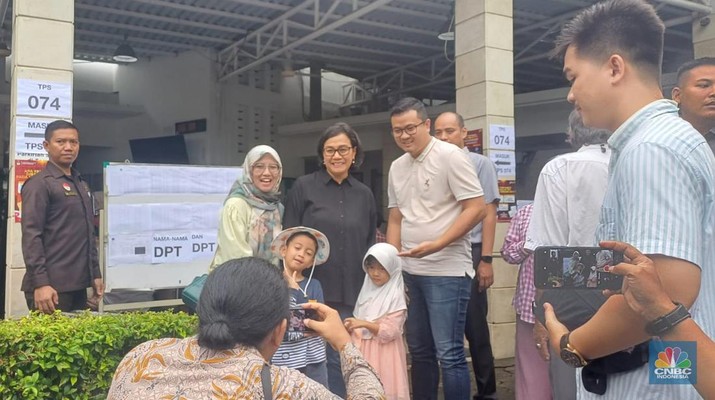 Datang ke TPS, Sri Mulyani Minta Maaf Sama Tetangga, Kenapa?