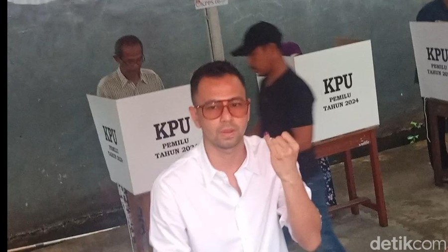 Serba Serbi Raffi Ahmad Nyoblos, Ditegur Petugas KPPS hingga Warna Baju ... Serba Serbi Raffi Ahmad Nyoblos, Ditegur Petugas KPPS hingga Warna Baju ...