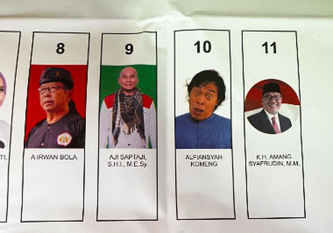 10 Caleg Artis Diprediksi Lolos ke Senayan, Ada Komeng & Once