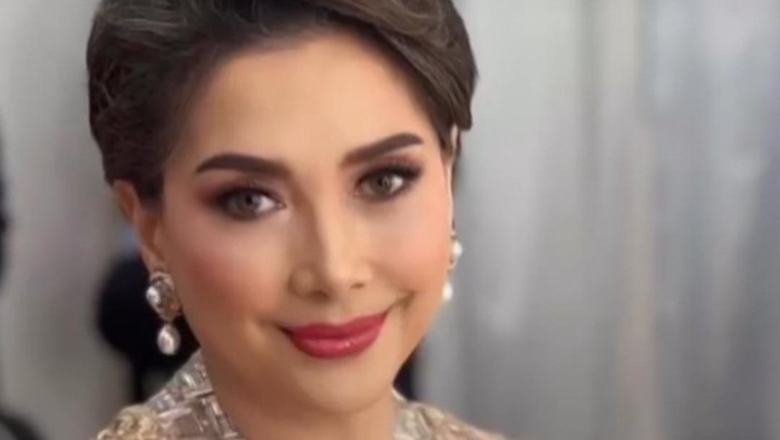 Ini Rahasia Aktris Senior Widyawati yang Masih Tetap Cantik dan Bugar di Usia 73 Tahun