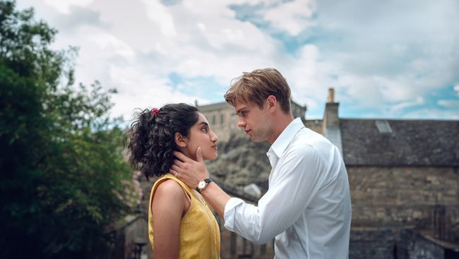 5 Fakta Serial Netflix One Day, Kisah Cinta Selama Dua Dekade yang Bikin Nangis Bombay