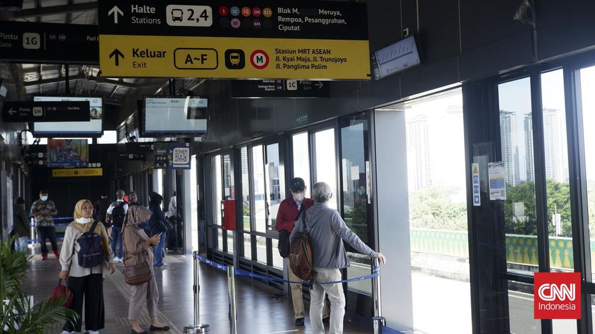 Seharian Jelajahi Jakarta Naik Transportasi Umum, Cek Rute & Ongkosnya