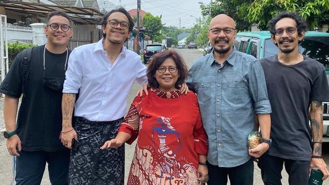 7 Potret Andy F. Noya 'Kick Andy' Bareng Marco & Marlo Sang Putra ...