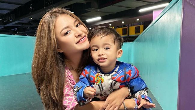 7 Potret Adzam Putra Sule Dan Nathalie Holscher, Jago Bergaya Di Usia 2 ...