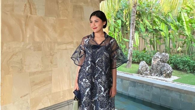 Heboh Erina Gudono Dtuduh Bau Ketiak dan Kaki, Ini Awalnya