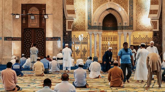 3 Cara Mudah Atasi Kebiasaan Ngantuk Saat Salat Tarawih, Beauties Perlu ...