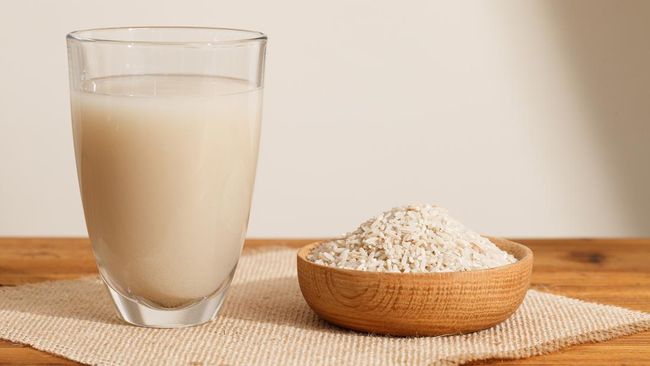 7 Manfaat Cuci Muka dengan Air Beras dan Cara Membuatnya