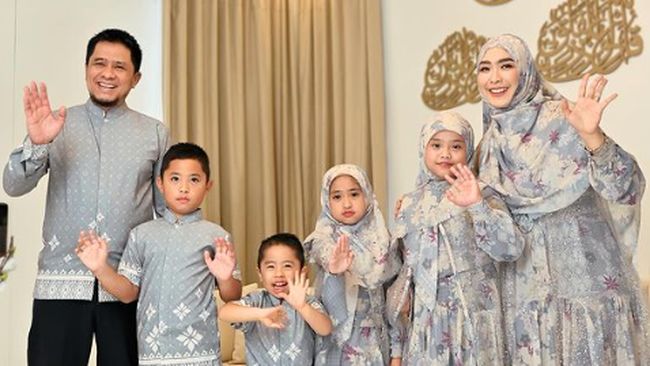 Alasan Oki Setiana Dewi Pilih Sekolahkan Kedua Putrinya di Mesir