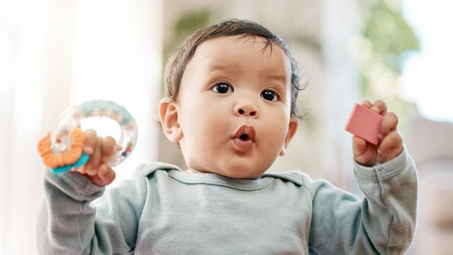 Kenali 10 Ciri-Ciri Bayi 7 Bulan yang Sehat Dilihat dari Perkembangannya