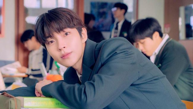 Jadi Anak Sekolah Lagi! Aktor Tampan Hwang In Youp Comeback dengan Drakor Family by Choice