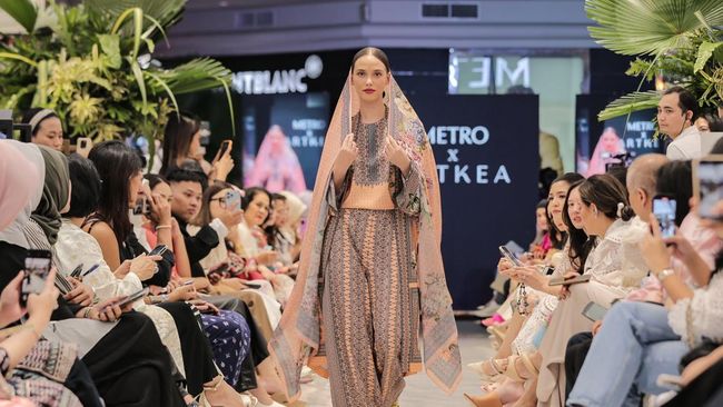 5 Potret Raya Collection Artkea, Tampil Menawan di Hari Raya Idul Fitri ...