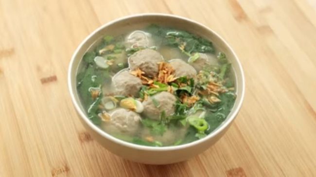 Ini Resep Bakso Daging Sapi yang Enak dan Kenyal Ala Chef Devina ...
