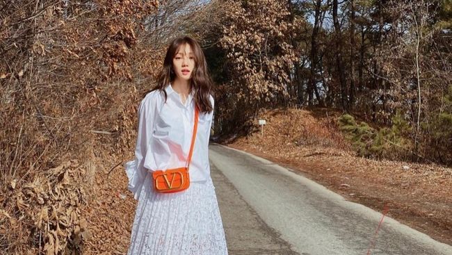 7 OOTD Rok Panjang ala Artis Korea, Stylish Bisa Disontek untuk Lebaran ...