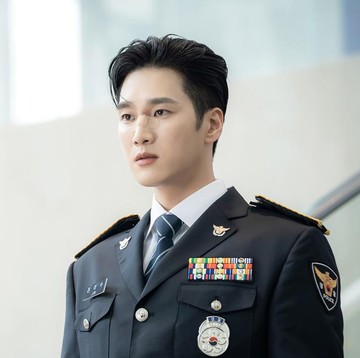6 Gaya Aktor Tampan Ahn Bo Hyun di Drama Korea Populer, Mana yang Paling Memesona?