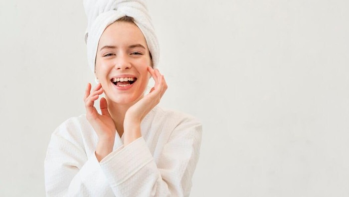 Wajib Tahu Ini 5 Basic Skincare Yang Harus Dimiliki Oleh Pemula