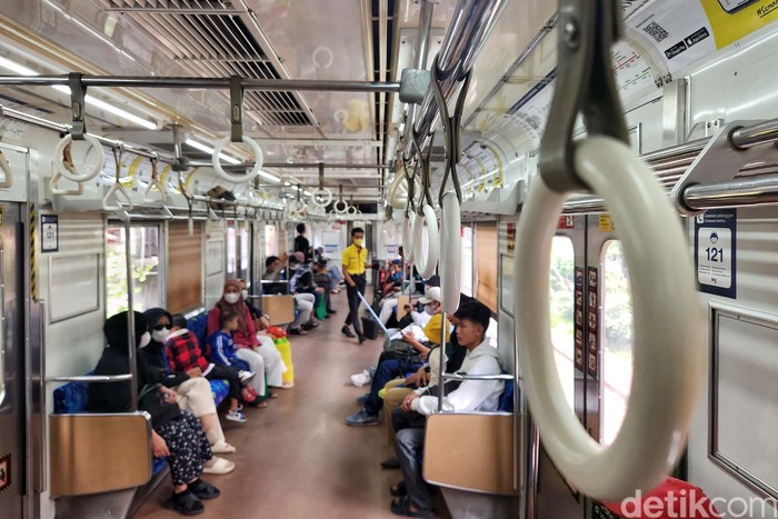 5 Trik Naik KRL Commuter Line agar Aman dan Perjalanan Lancar, Yuk Catat!