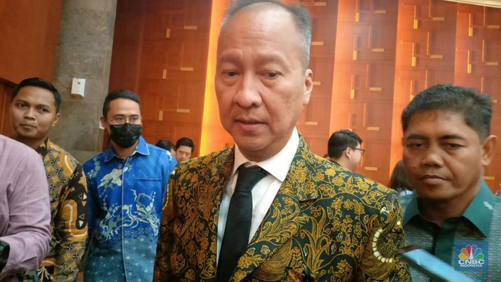 Bos Apple Tim Cook Ketemu Jokowi Besok, Menperin Berharap Ini