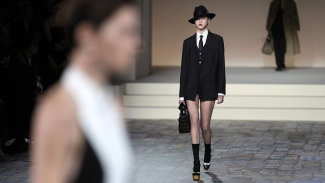 FOTO: Dior dan Gaya Androgini Marlene Dietrich yang Memukau