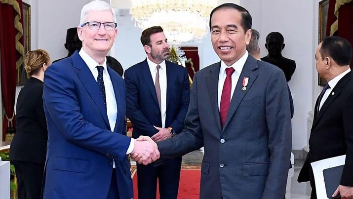 Jokowi Minta CEO Apple Tim Cook Bangun Pabrik di RI