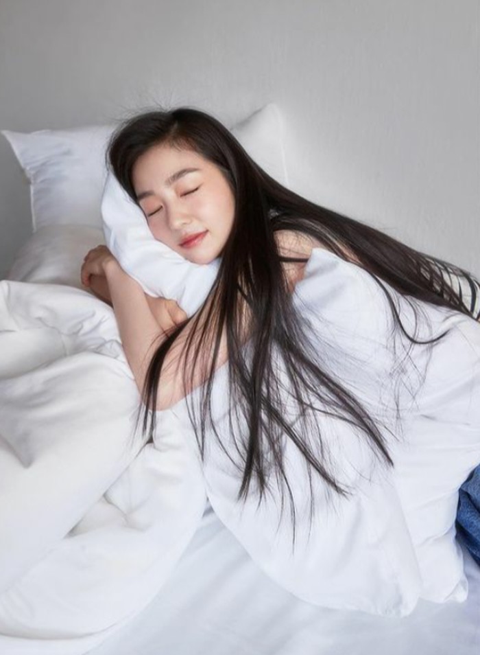 Potret Beragam Pesona Irene Red Velvet dalam 'The First Exhibition of Irene' - Foto 1