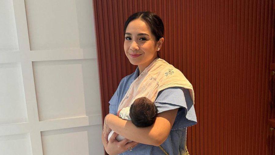 Asal Usul Bayi Lily yang Diadopsi Nagita Slavina & Raffi Ahmad Asal Usul Bayi Lily yang Diadopsi Nagita Slavina & Raffi Ahmad