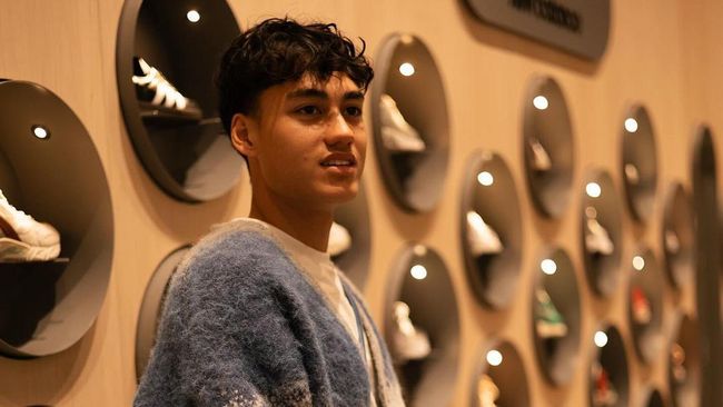 Terpopuler: Potret Stylish Rafael Struick Pemain Timnas Indonesia di ...