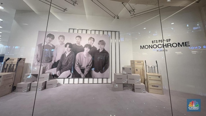 Daftar Harga, Promo, dan Hadiah Gratis di BTS POP-UP: MONOCHROME