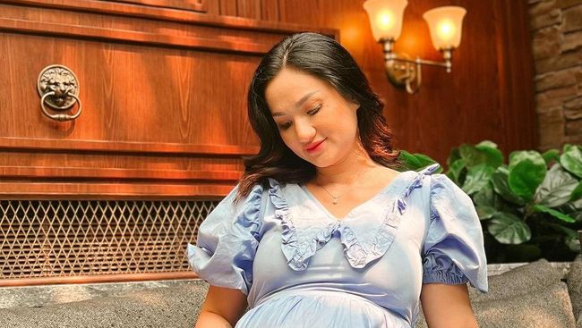 5 Potret Kehamilan Kedua Tengku Dewi Putri, Yakin Si Kecil akan Lahir ...